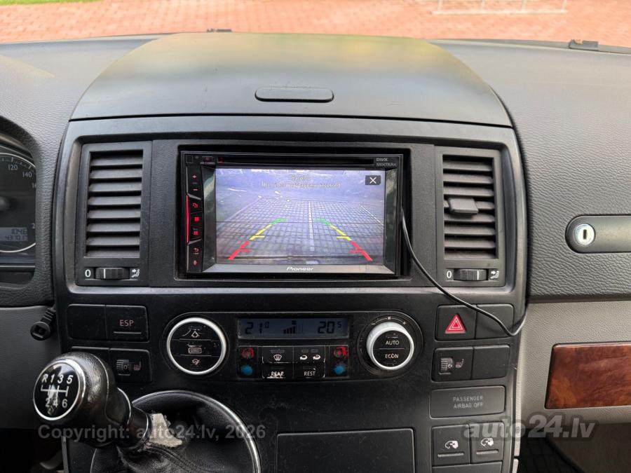 Melns Volkswagen Multivan 2006 Tartu, ar dzinēja tilpumu 2.50 L un nobraukumu 437 tūkst. km par 7200 €, foto 13 vietnē AUTOMOTO.COM.LV