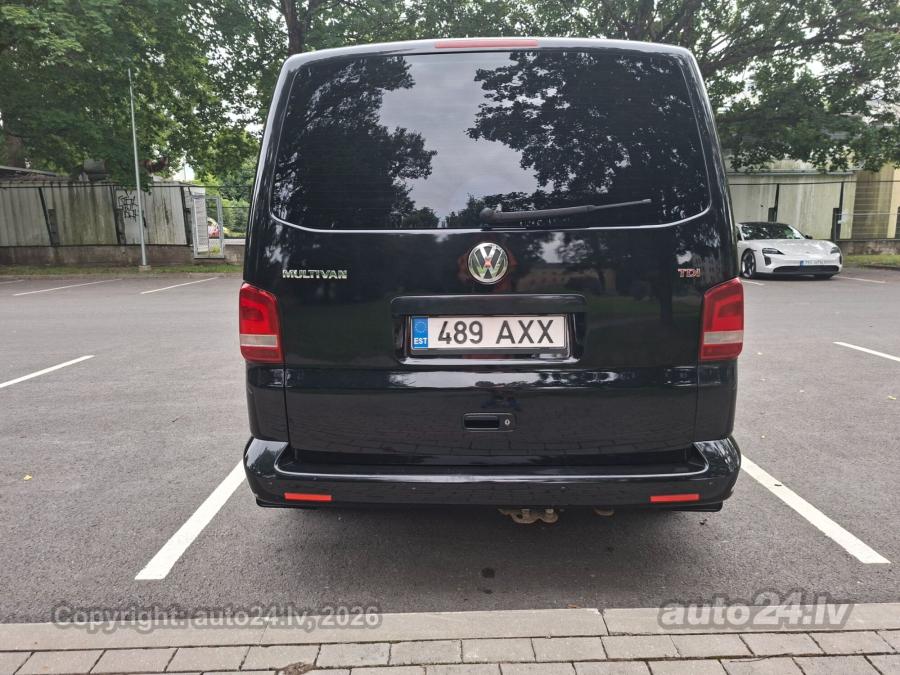 Black Volkswagen Multivan 2006 in Tallinn, with an engine capacity of 2.50 L and mileage of 368 thousand km for 5900 €, photo 7 on AUTOMOTO.COM.LV