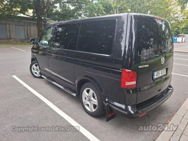 Black Volkswagen Multivan 2006 in Tallinn, with an engine capacity of 2.50 L and mileage of 368 thousand km for 5900 €, photo 8 on AUTOMOTO.COM.LV