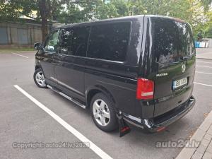 Black Volkswagen Multivan 2006 in Tallinn, with an engine capacity of 2.50 L and mileage of 368 thousand km for 5900 €, photo 8 on AUTOMOTO.COM.LV