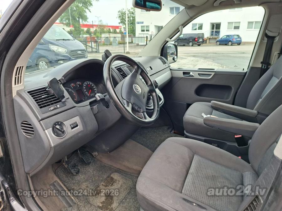 Black Volkswagen Multivan 2006 in Tallinn, with an engine capacity of 2.50 L and mileage of 368 thousand km for 5900 €, photo 12 on AUTOMOTO.COM.LV
