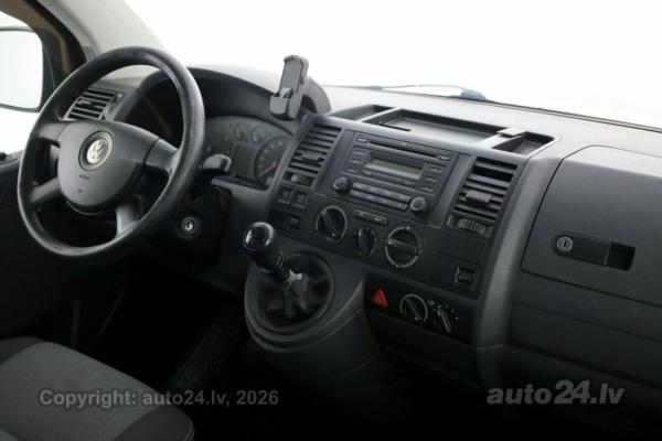 Melns Volkswagen Multivan 2008 Tallina, ar dzinēja tilpumu 2.50 L un nobraukumu 379 tūkst. km par 3999 €, foto 5 vietnē AUTOMOTO.COM.LV