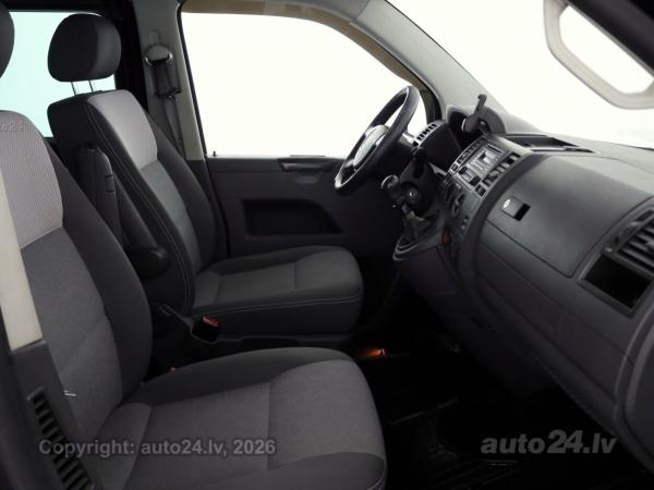 Melns Volkswagen Multivan 2008 Tallina, ar dzinēja tilpumu 2.50 L un nobraukumu 379 tūkst. km par 3999 €, foto 6 vietnē AUTOMOTO.COM.LV