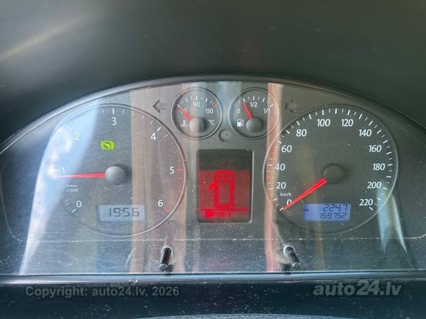 Black Volkswagen Multivan 2008 in Narva, with an engine capacity of 2.50 L and mileage of 160 thousand km for 8500 €, photo 7 on AUTOMOTO.COM.LV
