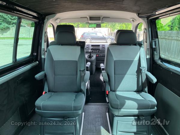 Melns Volkswagen Multivan 2008 Tartu, ar dzinēja tilpumu 2.50 L un nobraukumu 243 tūkst. km par 11900 €, foto 9 vietnē AUTOMOTO.COM.LV