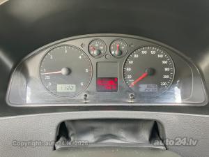 Black Volkswagen Multivan 2008 in Tartu, with an engine capacity of 2.50 L and mileage of 243 thousand km for 11900 €, photo 13 on AUTOMOTO.COM.LV