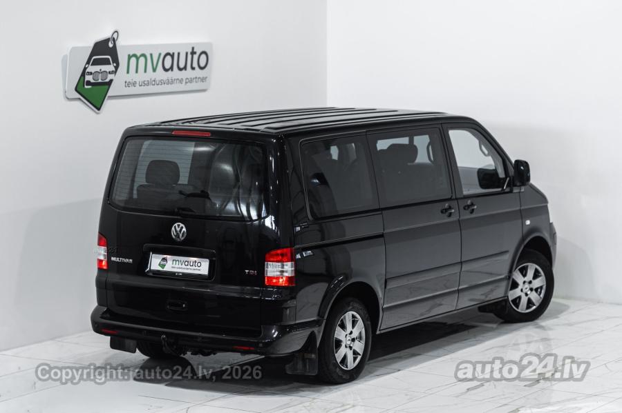 Black Volkswagen Multivan 2008 in Tallinn, with an engine capacity of 2.50 L and mileage of 160 thousand km for 10990 €, photo 3 on AUTOMOTO.COM.LV