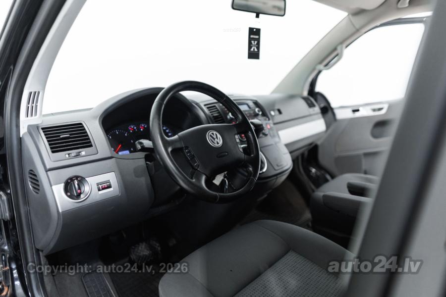 Black Volkswagen Multivan 2008 in Tallinn, with an engine capacity of 2.50 L and mileage of 160 thousand km for 10990 €, photo 12 on AUTOMOTO.COM.LV