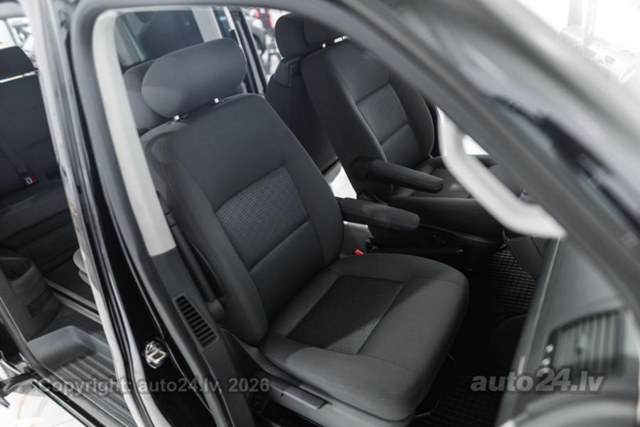 Black Volkswagen Multivan 2008 in Tallinn, with an engine capacity of 2.50 L and mileage of 160 thousand km for 10990 €, photo 16 on AUTOMOTO.COM.LV