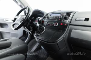 Black Volkswagen Multivan 2008 in Tallinn, with an engine capacity of 2.50 L and mileage of 160 thousand km for 10990 €, photo 17 on AUTOMOTO.COM.LV