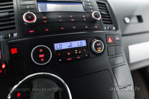 Black Volkswagen Multivan 2008 in Tallinn, with an engine capacity of 2.50 L and mileage of 160 thousand km for 10990 €, photo 24 on AUTOMOTO.COM.LV
