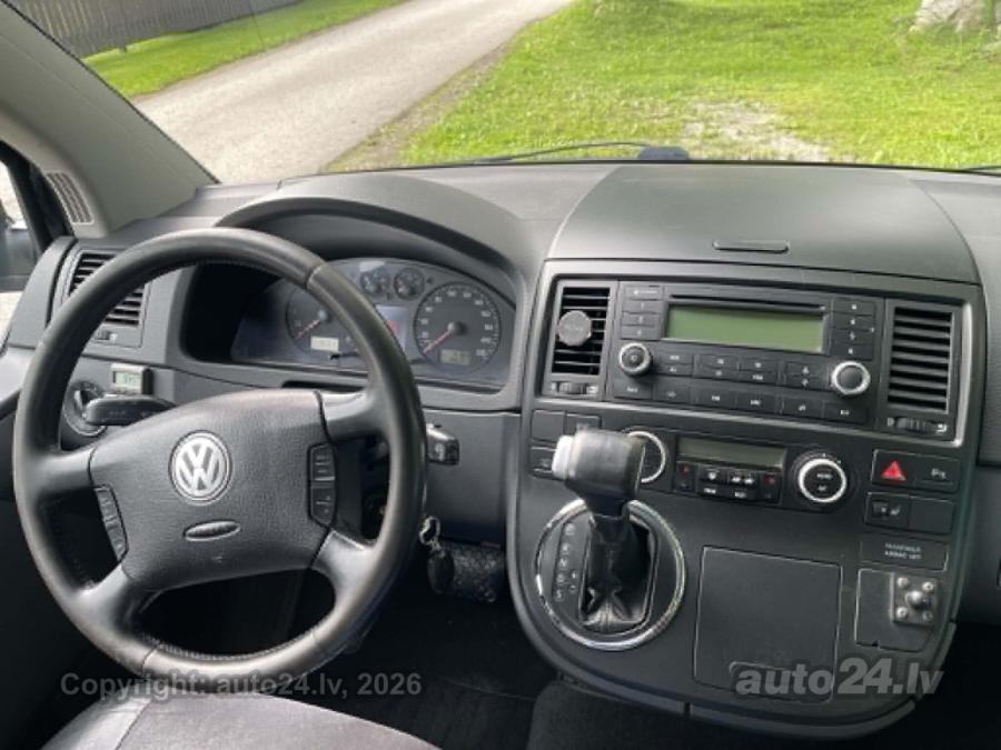 Melns Volkswagen Multivan 2008 Tallina, ar dzinēja tilpumu 2.50 L un nobraukumu 390 tūkst. km par 7800 €, foto 7 vietnē AUTOMOTO.COM.LV