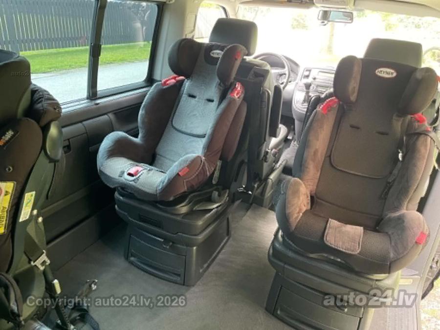 Melns Volkswagen Multivan 2008 Tallina, ar dzinēja tilpumu 2.50 L un nobraukumu 390 tūkst. km par 7800 €, foto 19 vietnē AUTOMOTO.COM.LV