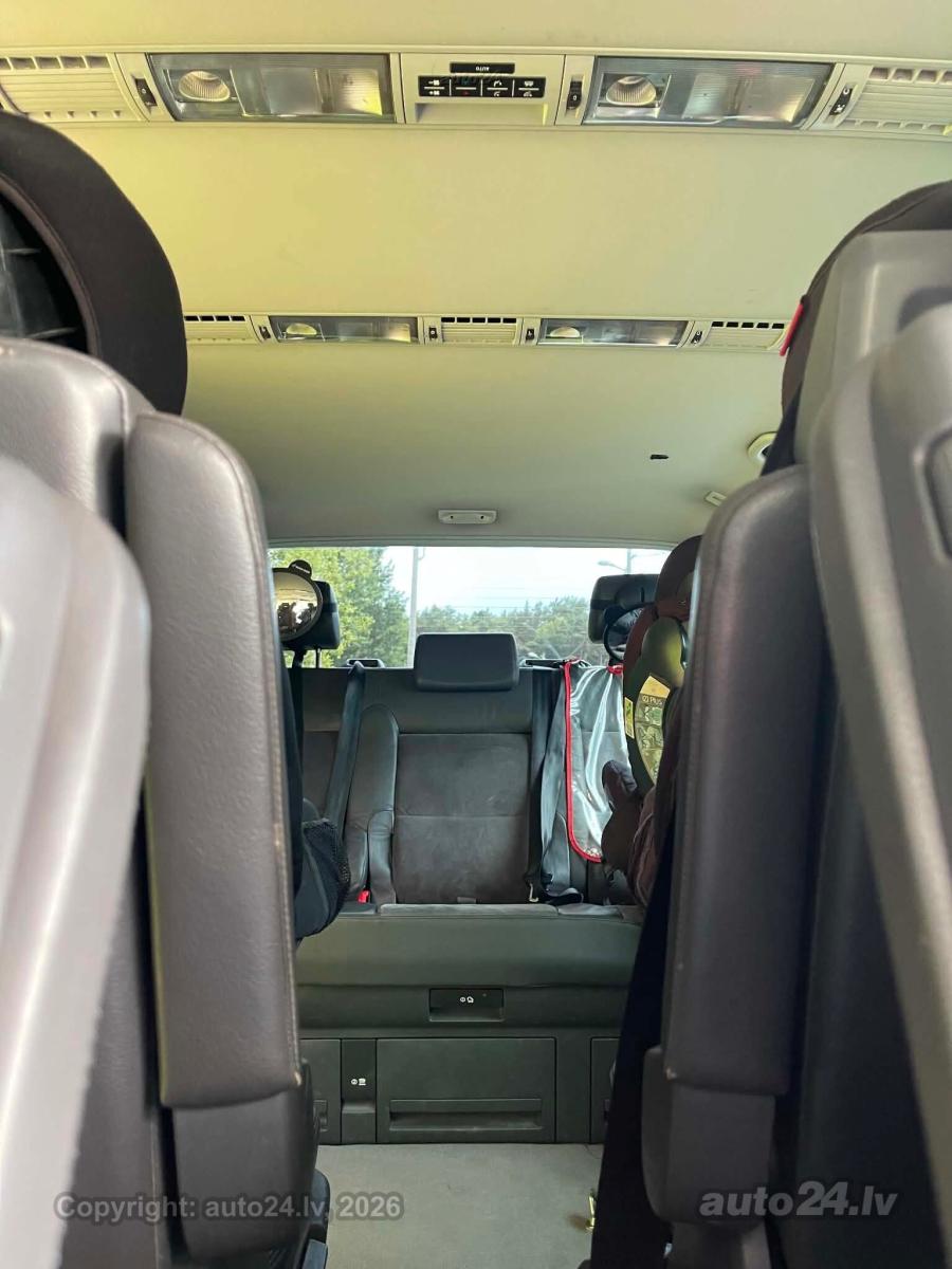 Melns Volkswagen Multivan 2008 Tallina, ar dzinēja tilpumu 2.50 L un nobraukumu 390 tūkst. km par 7800 €, foto 20 vietnē AUTOMOTO.COM.LV