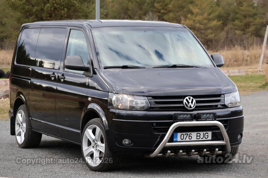 Melns Volkswagen Multivan 2010 Tallina, ar dzinēja tilpumu 2.00 L un nobraukumu 378 tūkst. km par 14500 €, foto 1 vietnē AUTOMOTO.COM.LV