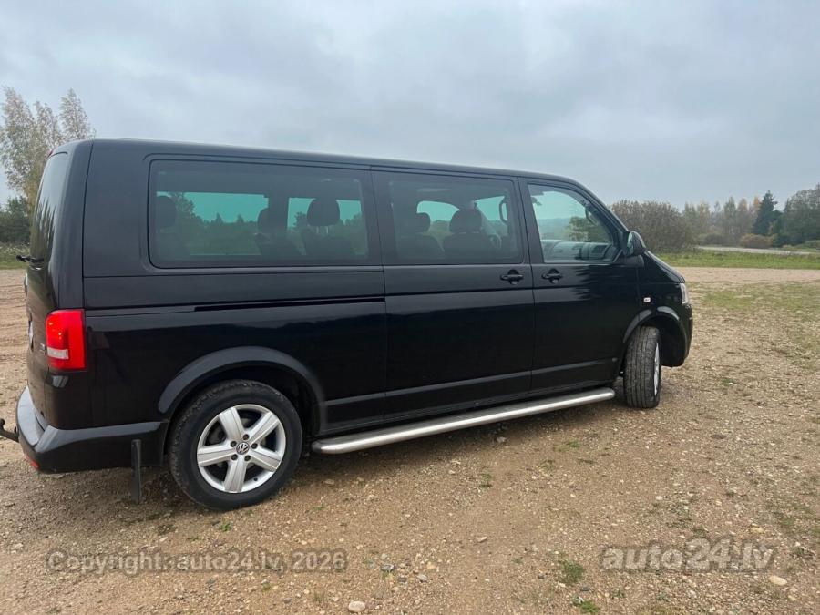 Melns Volkswagen Multivan 2013 Tallina, ar dzinēja tilpumu 2.00 L un nobraukumu 359 tūkst. km par 18000 €, foto 4 vietnē AUTOMOTO.COM.LV