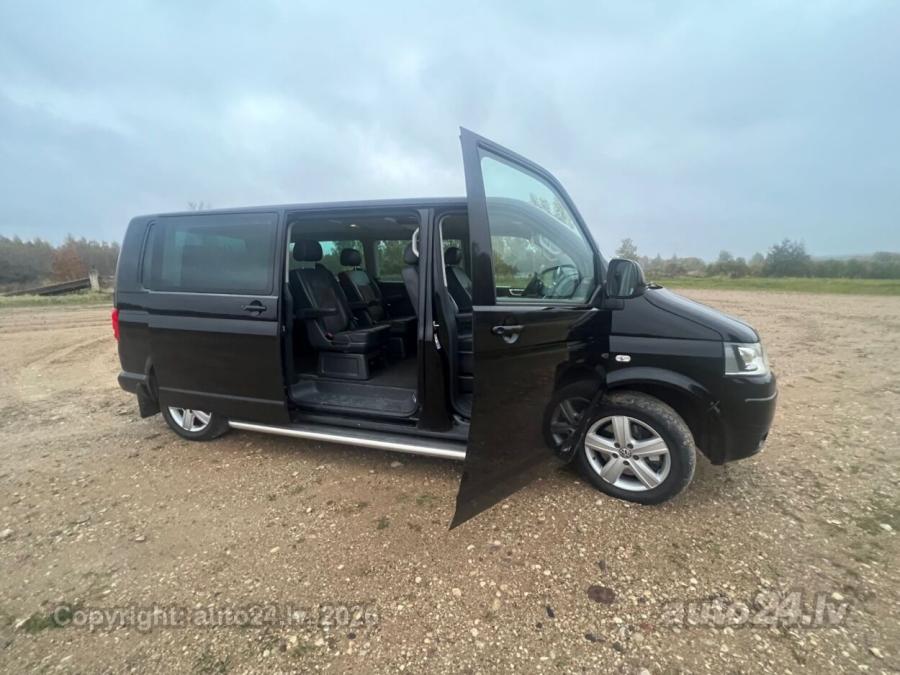 Melns Volkswagen Multivan 2013 Tallina, ar dzinēja tilpumu 2.00 L un nobraukumu 359 tūkst. km par 18000 €, foto 5 vietnē AUTOMOTO.COM.LV