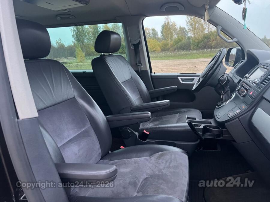 Melns Volkswagen Multivan 2013 Tallina, ar dzinēja tilpumu 2.00 L un nobraukumu 359 tūkst. km par 18000 €, foto 11 vietnē AUTOMOTO.COM.LV