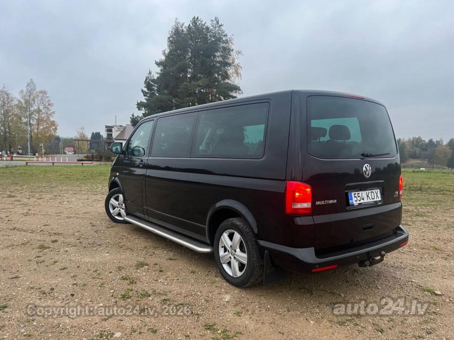 Melns Volkswagen Multivan 2013 Tallina, ar dzinēja tilpumu 2.00 L un nobraukumu 359 tūkst. km par 18000 €, foto 15 vietnē AUTOMOTO.COM.LV