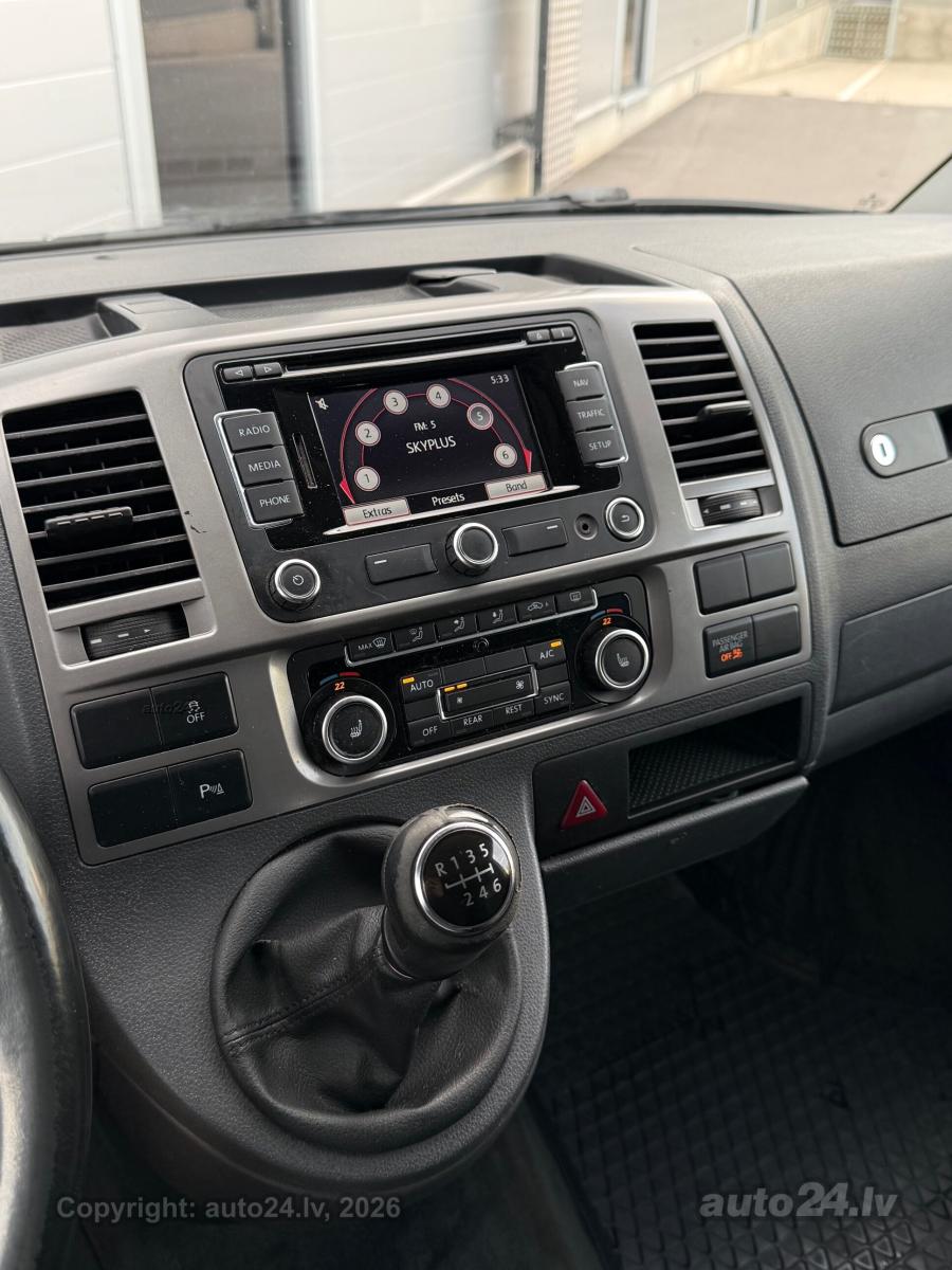 Melns Volkswagen Multivan 2013 Tartu, ar dzinēja tilpumu 2.00 L un nobraukumu 335 tūkst. km par 12300 €, foto 14 vietnē AUTOMOTO.COM.LV