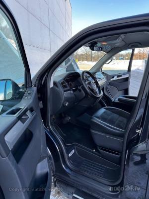 Melns Volkswagen Multivan 2016 Valga, ar dzinēja tilpumu 2.00 L un nobraukumu 379 tūkst. km par 16499 €, foto 21 vietnē AUTOMOTO.COM.LV