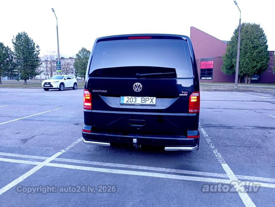 Black Volkswagen Multivan 2016 in Tallinn, with an engine capacity of 2.00 L and mileage of 345 thousand km for 19999 €, photo 7 on AUTOMOTO.COM.LV