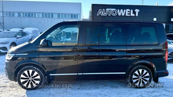 Melns Volkswagen Multivan 2020 Tallina, ar dzinēja tilpumu 2.00 L un nobraukumu 124 tūkst. km par 49900 €, foto 5 vietnē AUTOMOTO.COM.LV