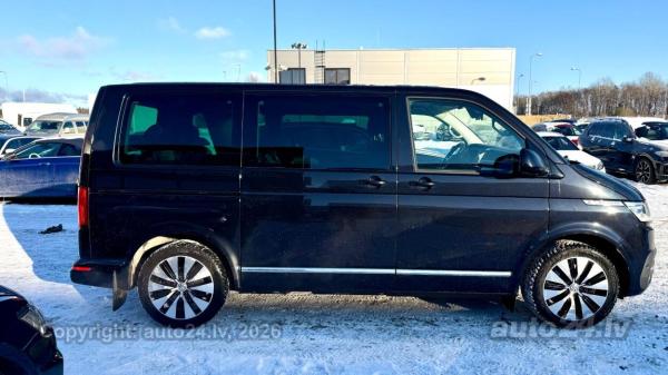 Melns Volkswagen Multivan 2020 Tallina, ar dzinēja tilpumu 2.00 L un nobraukumu 124 tūkst. km par 49900 €, foto 6 vietnē AUTOMOTO.COM.LV