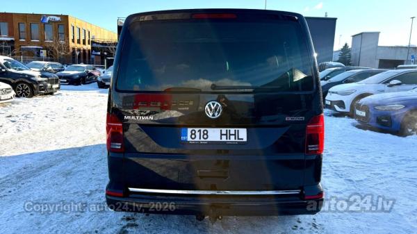 Melns Volkswagen Multivan 2020 Tallina, ar dzinēja tilpumu 2.00 L un nobraukumu 124 tūkst. km par 49900 €, foto 8 vietnē AUTOMOTO.COM.LV