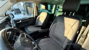 Black Volkswagen Multivan 2020 in Tallinn, with an engine capacity of 2.00 L and mileage of 124 thousand km for 49900 €, photo 23 on AUTOMOTO.COM.LV