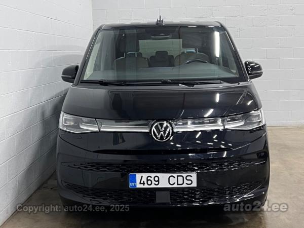 Melns Volkswagen Multivan 2024 Tallina, ar dzinēja tilpumu 2.00 L un nobraukumu 15 tūkst. km par 54900 €, foto 3 vietnē AUTOMOTO.COM.LV