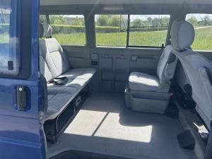 Zils Volkswagen Multivan 1993 Alīta, ar dzinēja tilpumu 2.40 L un nobraukumu 266 tūkst. km par 3100 €, foto 10 vietnē AUTOMOTO.COM.LV