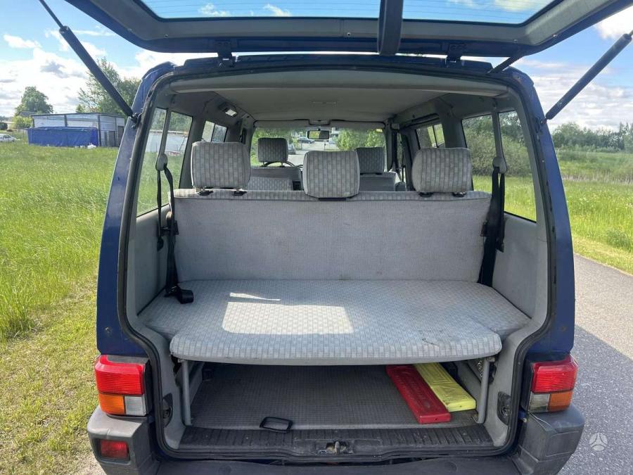 Zils Volkswagen Multivan 1993 Alīta, ar dzinēja tilpumu 2.40 L un nobraukumu 266 tūkst. km par 3100 €, foto 12 vietnē AUTOMOTO.COM.LV