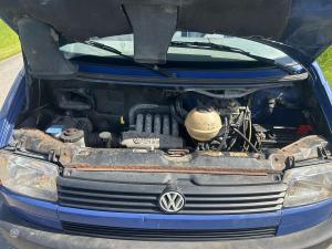 Zils Volkswagen Multivan 1993 Alīta, ar dzinēja tilpumu 2.40 L un nobraukumu 266 tūkst. km par 3100 €, foto 13 vietnē AUTOMOTO.COM.LV