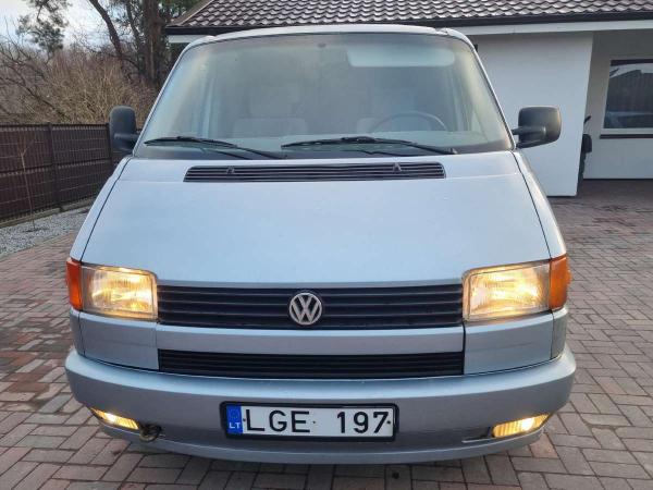 Zils Volkswagen Multivan 1994 Kretinga, ar dzinēja tilpumu 2.40 L un nobraukumu 450 tūkst. km par 1250 €, foto 5 vietnē AUTOMOTO.COM.LV