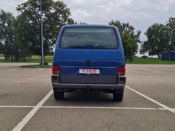 Blue Volkswagen Multivan 1998 in Raseiniai, with an engine capacity of 2.46 L and mileage of 317 thousand km for 4950 €, photo 6 on AUTOMOTO.COM.LV
