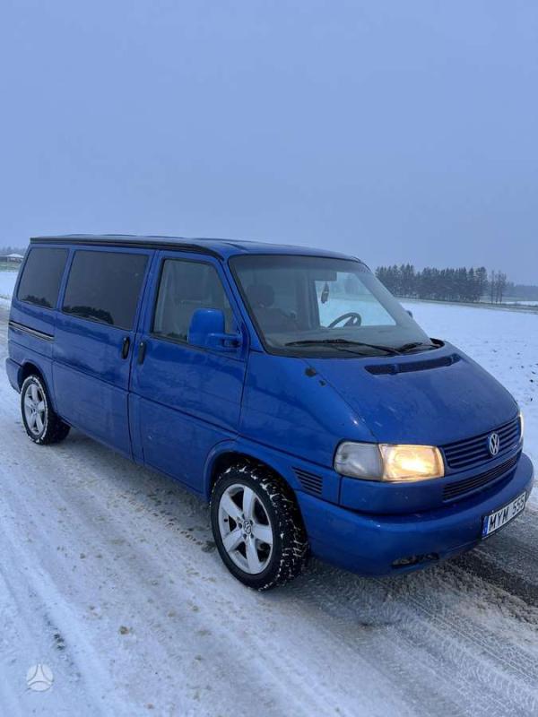 Blue Volkswagen Multivan 1999 in Salcininkai, with an engine capacity of 2.50 L and mileage of 470 thousand km for 4200 €, photo 2 on AUTOMOTO.COM.LV