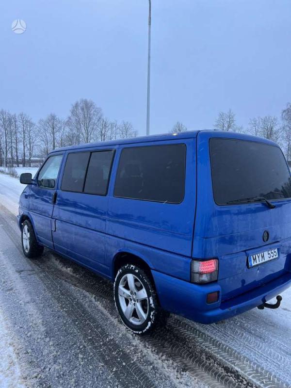 Blue Volkswagen Multivan 1999 in Salcininkai, with an engine capacity of 2.50 L and mileage of 470 thousand km for 4200 €, photo 4 on AUTOMOTO.COM.LV