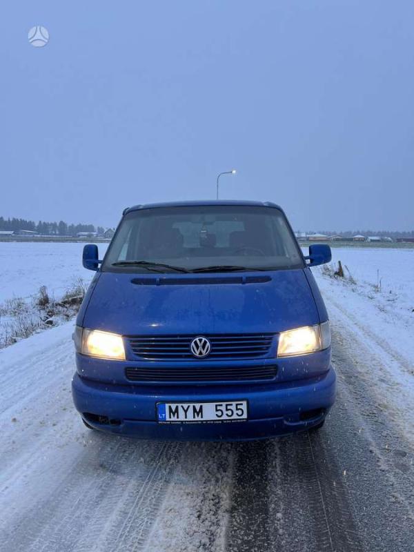 Blue Volkswagen Multivan 1999 in Salcininkai, with an engine capacity of 2.50 L and mileage of 470 thousand km for 4200 €, photo 6 on AUTOMOTO.COM.LV