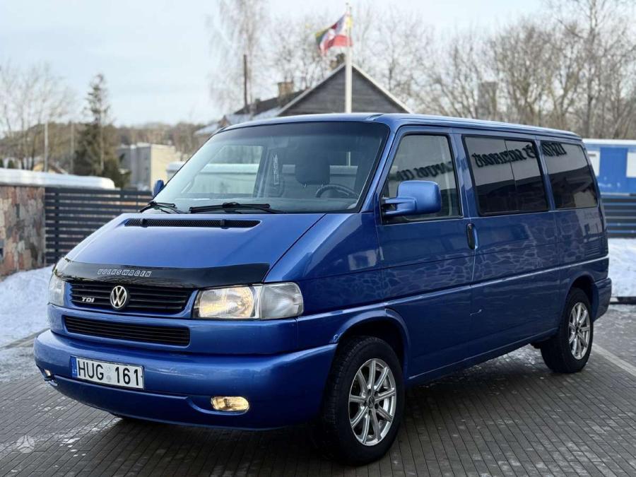 Zils Volkswagen Multivan 1999 Viļņa, ar dzinēja tilpumu 2.50 L un nobraukumu 421 tūkst. km par 6350 €, foto 1 vietnē AUTOMOTO.COM.LV