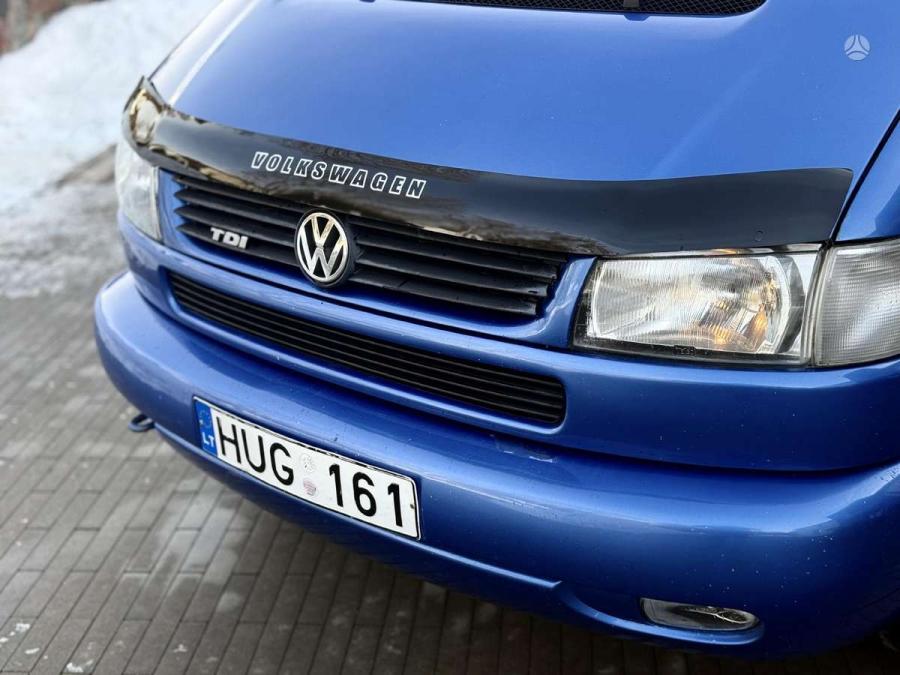 Zils Volkswagen Multivan 1999 Viļņa, ar dzinēja tilpumu 2.50 L un nobraukumu 421 tūkst. km par 6350 €, foto 2 vietnē AUTOMOTO.COM.LV