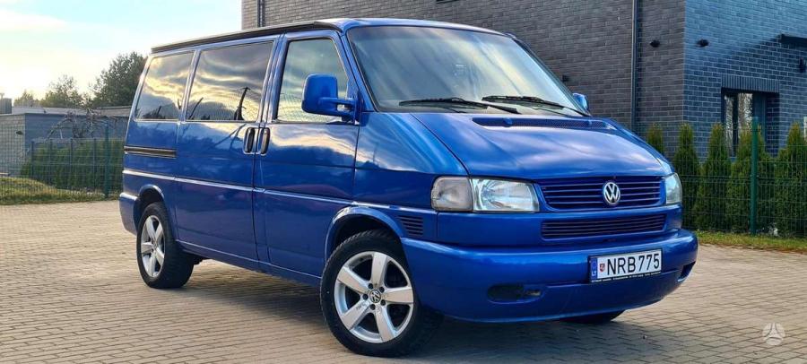 Blue Volkswagen Multivan 2000 in Vilnius, with an engine capacity of 2.50 L and mileage of 401 thousand km for 7000 €, photo 1 on AUTOMOTO.COM.LV