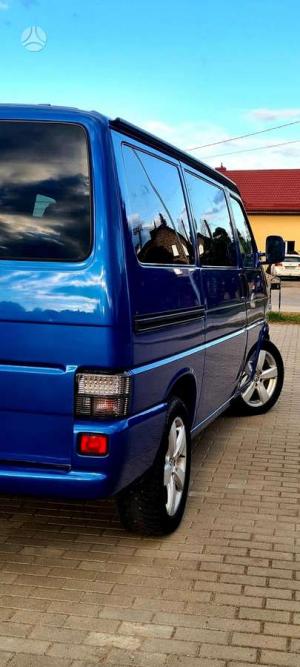 Blue Volkswagen Multivan 2000 in Vilnius, with an engine capacity of 2.50 L and mileage of 401 thousand km for 7000 €, photo 12 on AUTOMOTO.COM.LV