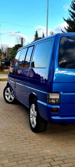 Blue Volkswagen Multivan 2000 in Vilnius, with an engine capacity of 2.50 L and mileage of 401 thousand km for 7000 €, photo 13 on AUTOMOTO.COM.LV