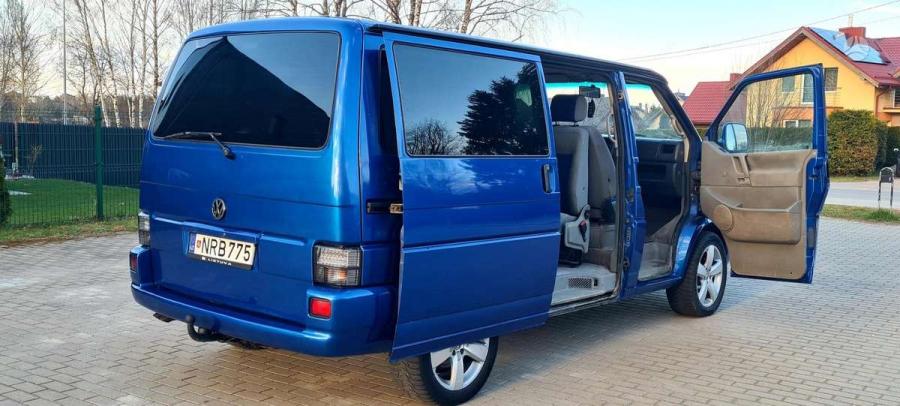 Blue Volkswagen Multivan 2000 in Vilnius, with an engine capacity of 2.50 L and mileage of 401 thousand km for 7000 €, photo 22 on AUTOMOTO.COM.LV
