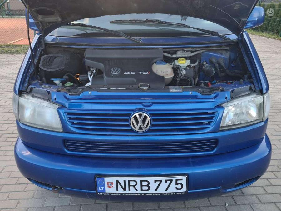 Blue Volkswagen Multivan 2000 in Vilnius, with an engine capacity of 2.50 L and mileage of 401 thousand km for 7000 €, photo 25 on AUTOMOTO.COM.LV