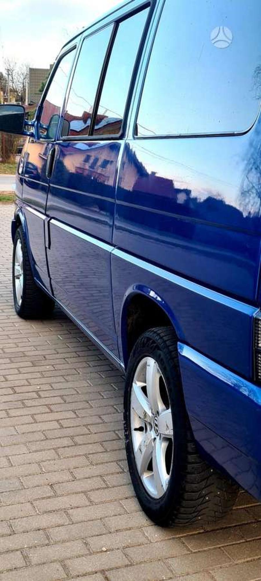 Blue Volkswagen Multivan 2000 in Vilnius, with an engine capacity of 2.50 L and mileage of 401 thousand km for 7000 €, photo 26 on AUTOMOTO.COM.LV