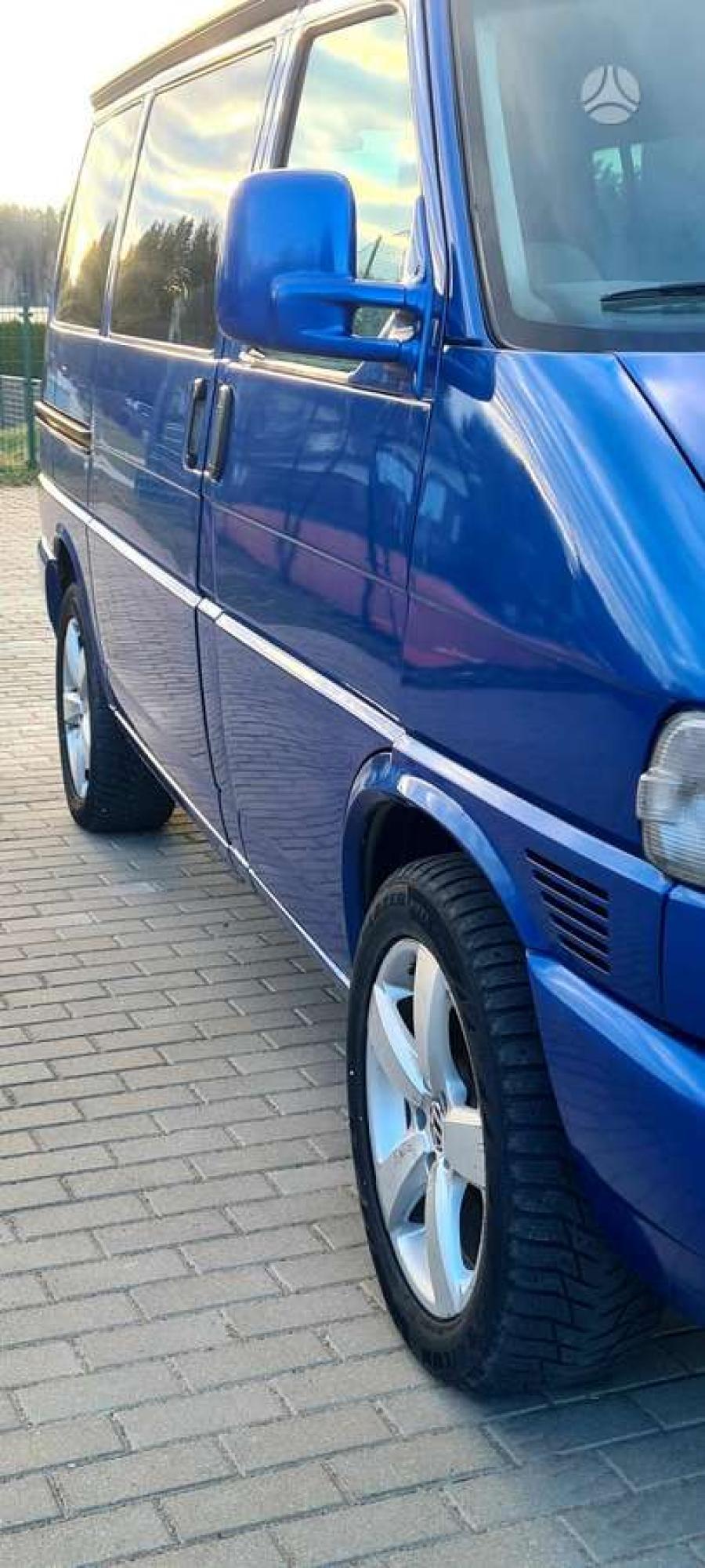 Blue Volkswagen Multivan 2000 in Vilnius, with an engine capacity of 2.50 L and mileage of 401 thousand km for 7000 €, photo 27 on AUTOMOTO.COM.LV