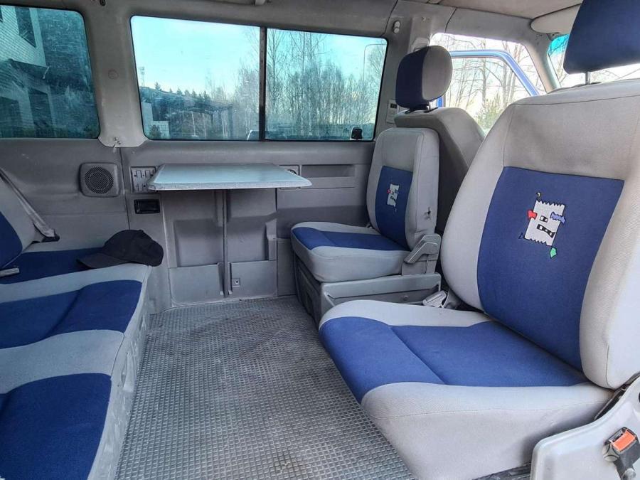 Blue Volkswagen Multivan 2000 in Vilnius, with an engine capacity of 2.50 L and mileage of 401 thousand km for 7000 €, photo 31 on AUTOMOTO.COM.LV