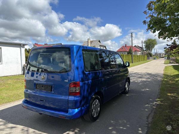 Blue Volkswagen Multivan 2004 in Jurbarkas, with an engine capacity of 2.46 L and mileage of 265 thousand km for 5900 €, photo 6 on AUTOMOTO.COM.LV